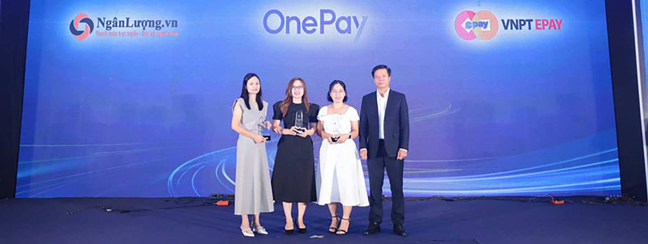 Đối tác thanh toán Onepay được NAPAS vinh danh hạng kim cương ở hai ...